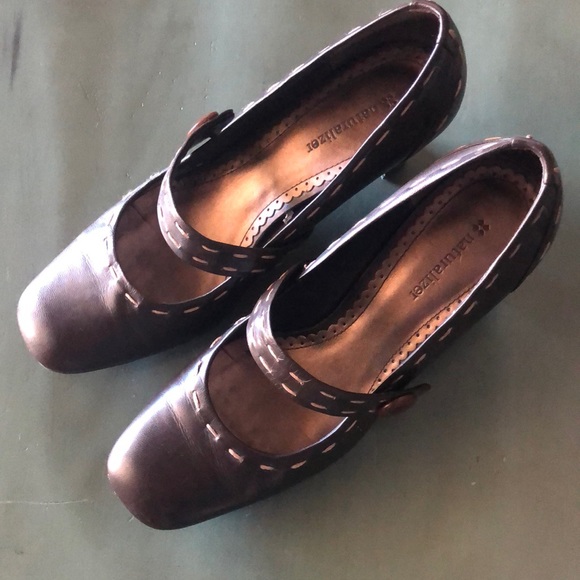 Naturalizer | Shoes | Naturalizer 25 Heels Brown Leather Wstitching ...